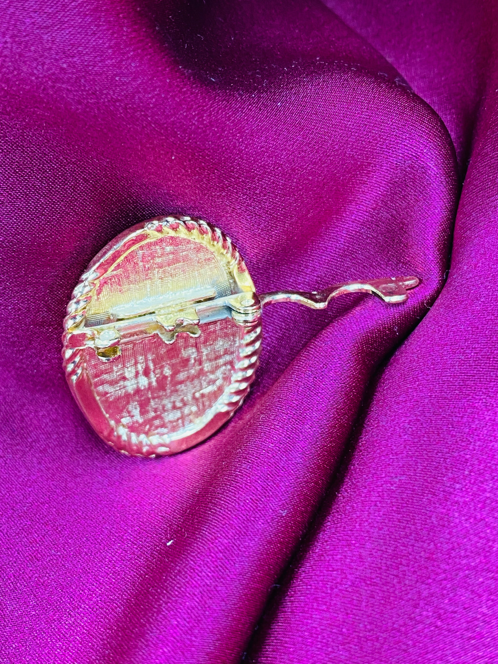 Vintage Carved Pink Shell Cameo Bolo Tie Clasp – Ian Drummond Vintage