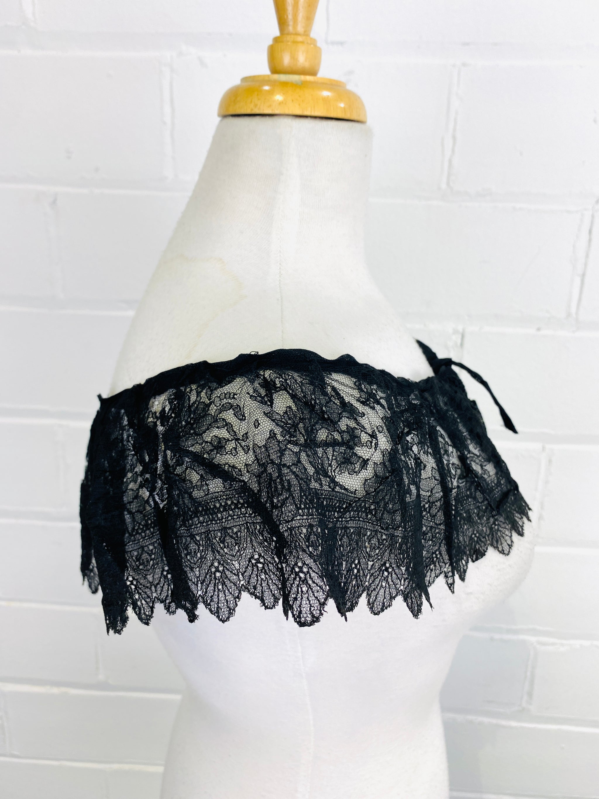 Antique Victorian Black Lace Wide Neck Collar – Ian Drummond Vintage